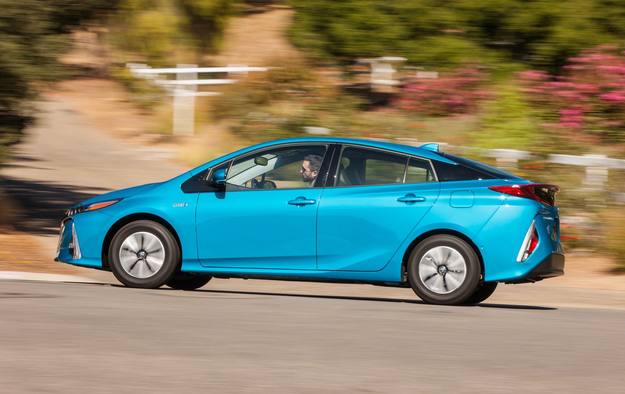 Review: Toyota’s new Prius Prime needs more battery - Ars Technica