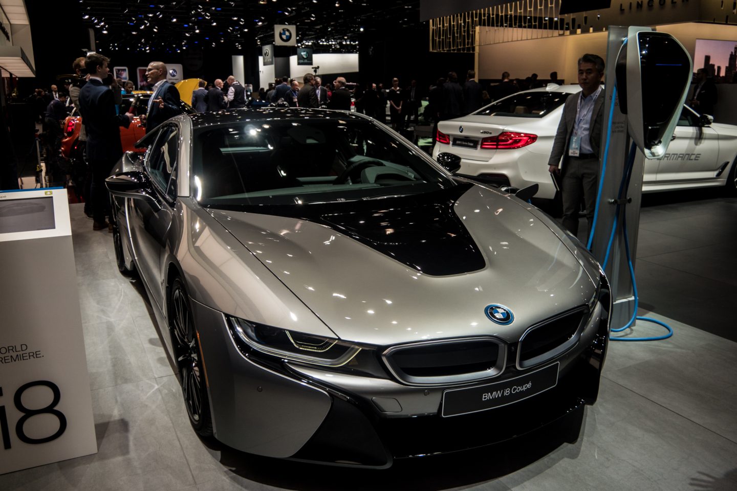 A little more power and a lot more battery for the BMW i8’s mid-life ...