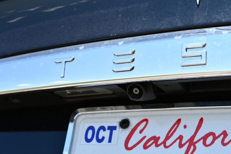 Tesla’s Model X: A lovely roadtripper with stiff daily driving ...