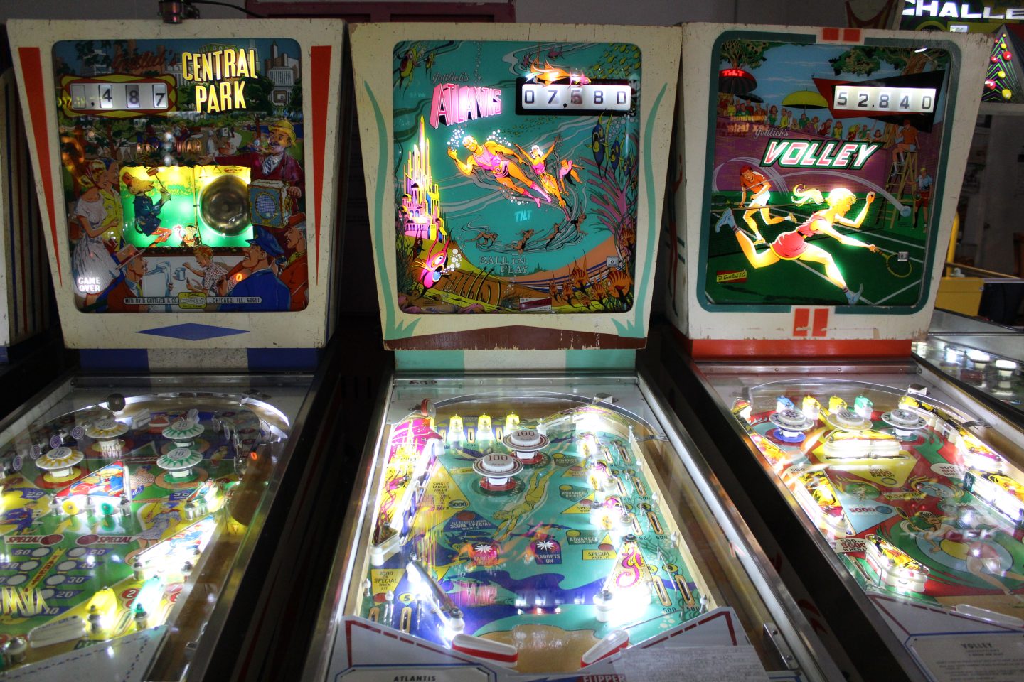 The Vegas Pinball Hall of Fame astounds us with a huge, rare collection ...