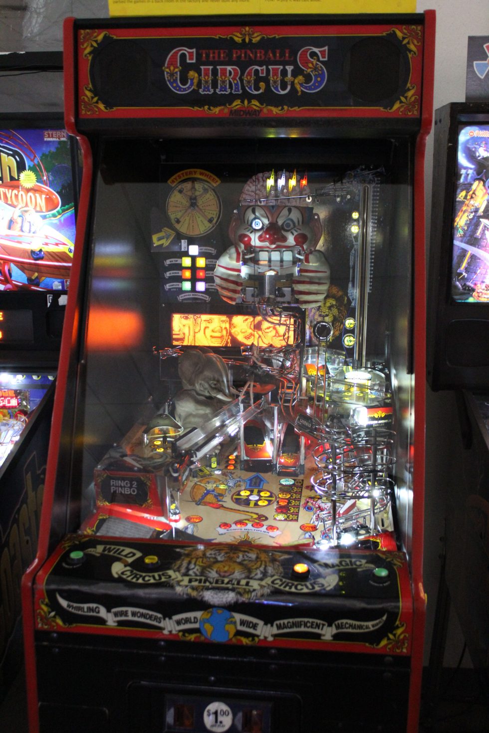 The Vegas Pinball Hall of Fame astounds us with a huge, rare collection ...