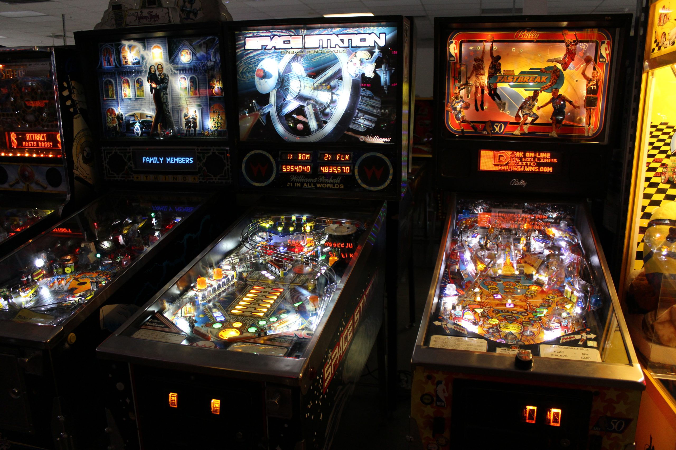 Fixing the past: The art of collecting pinball machines - Ars Technica