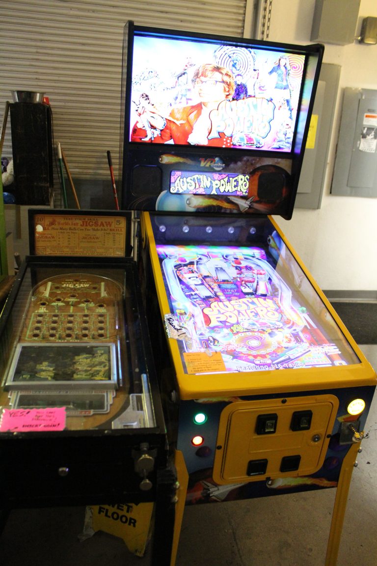 The Vegas Pinball Hall of Fame astounds us with a huge, rare collection ...