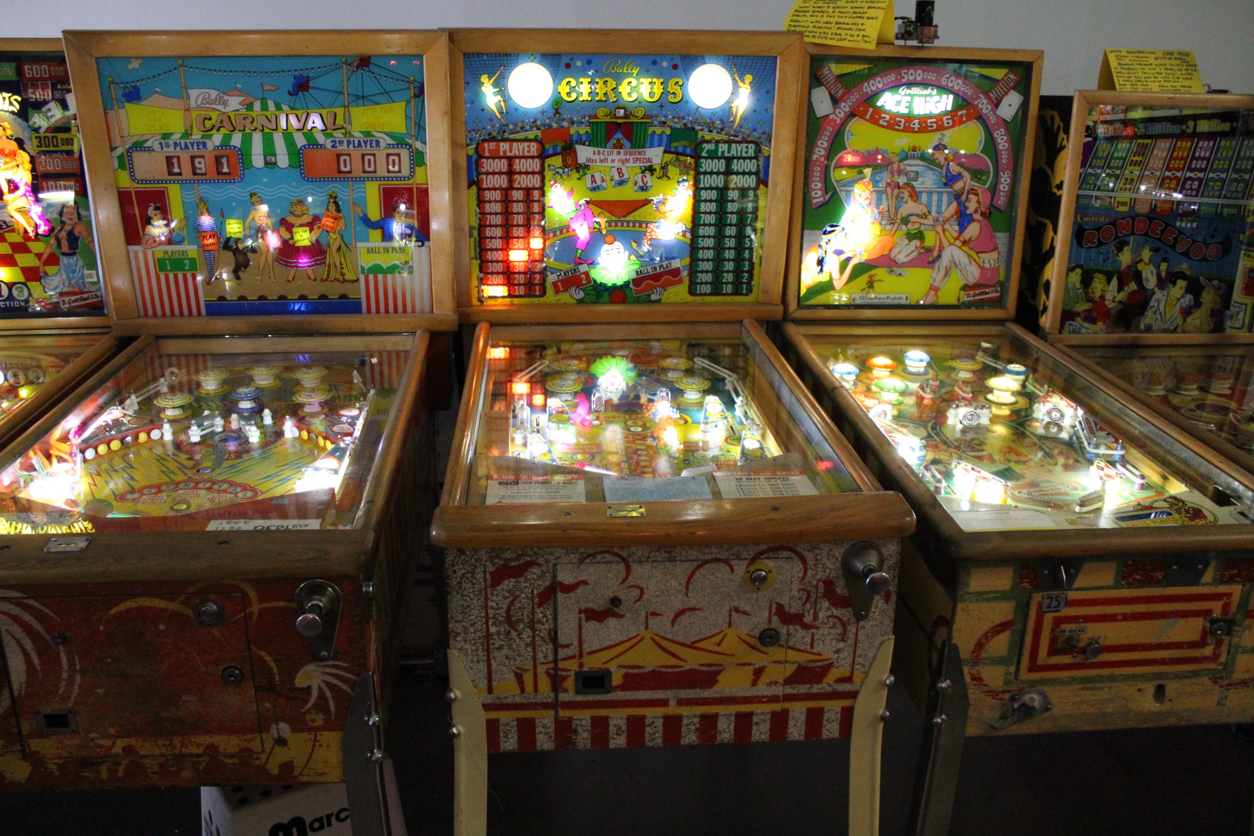 Fixing the past: The art of collecting pinball machines - Ars Technica