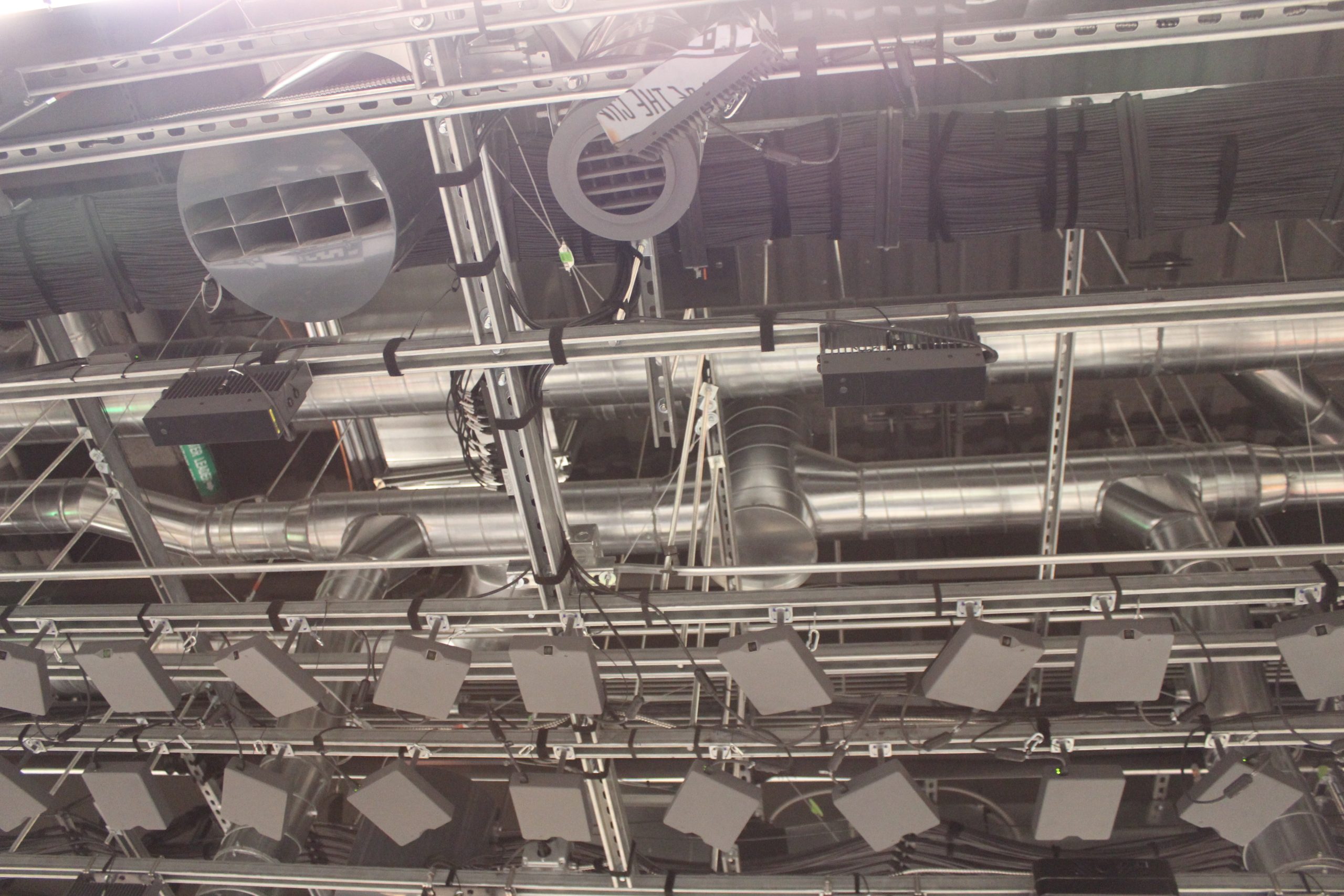 Amazon Go debuts, and its prying cameras foil our shoplifting attempts ...