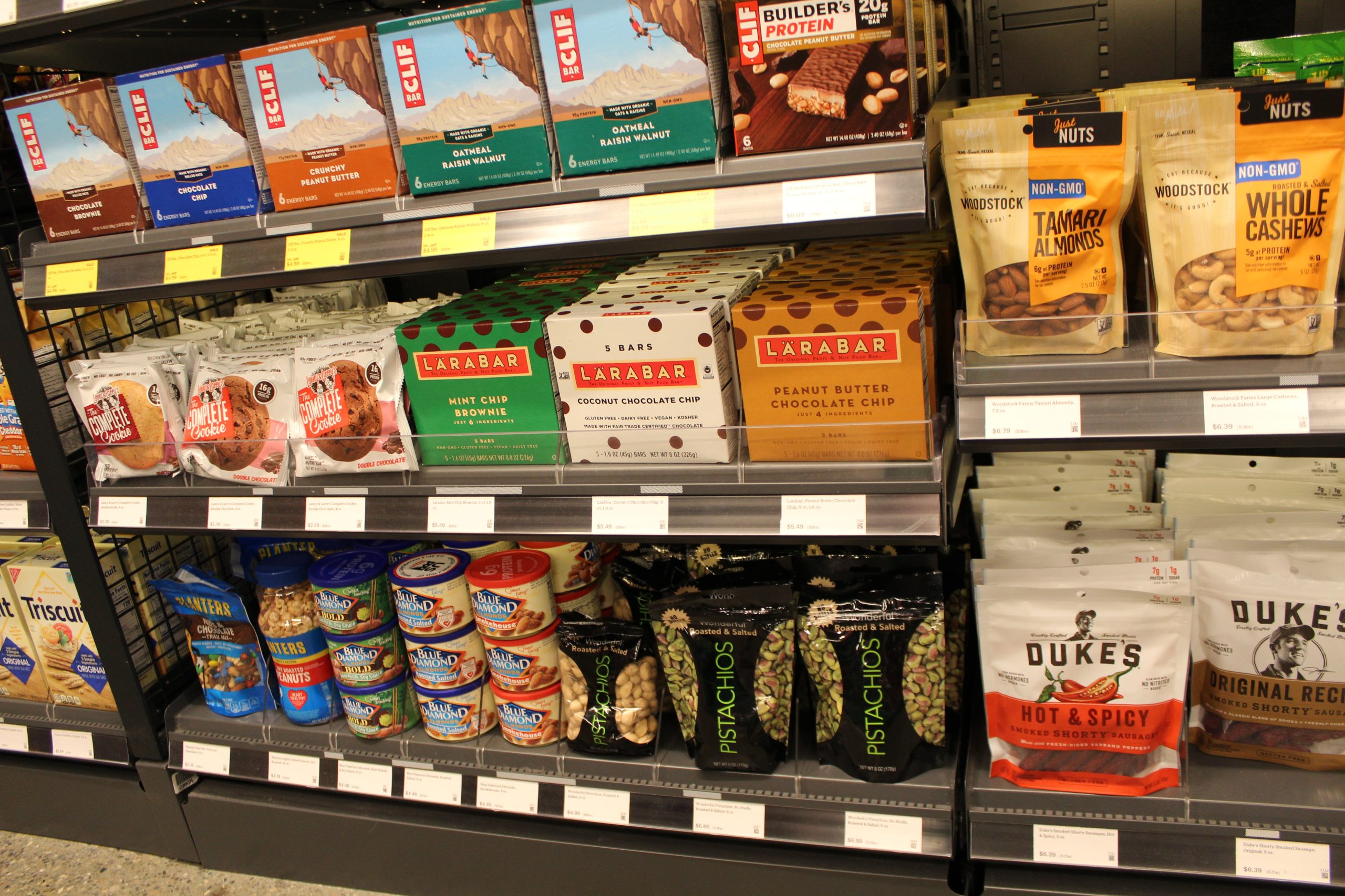 Amazon Go debuts, and its prying cameras foil our shoplifting attempts ...