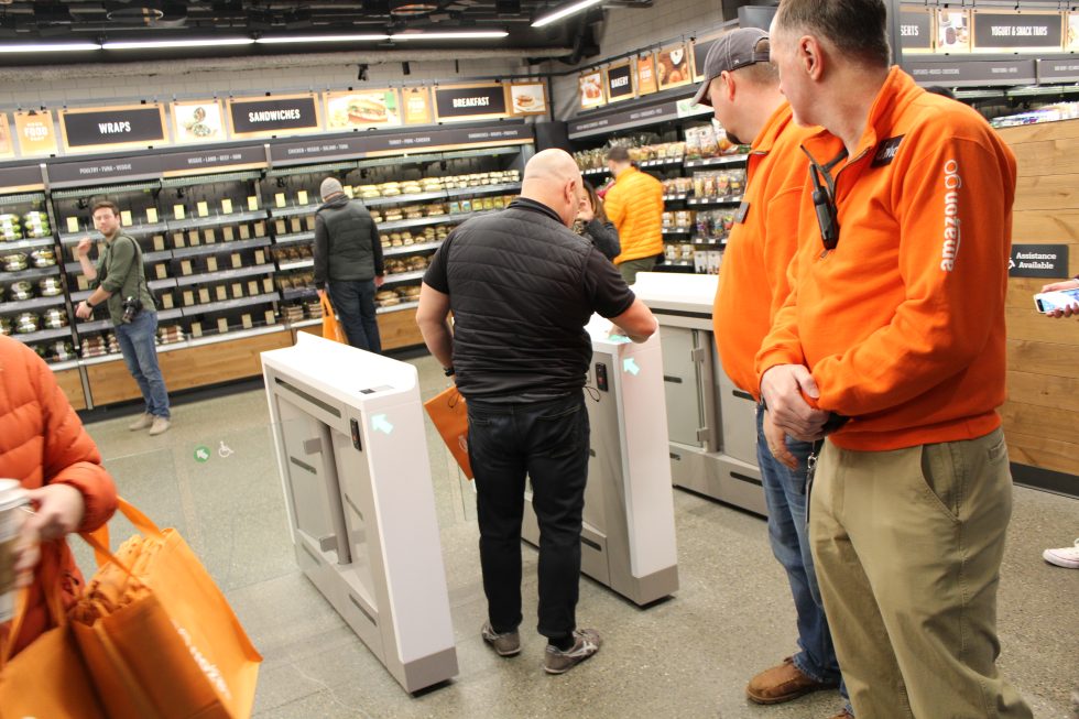 Amazon Go debuts, and its prying cameras foil our shoplifting attempts ...