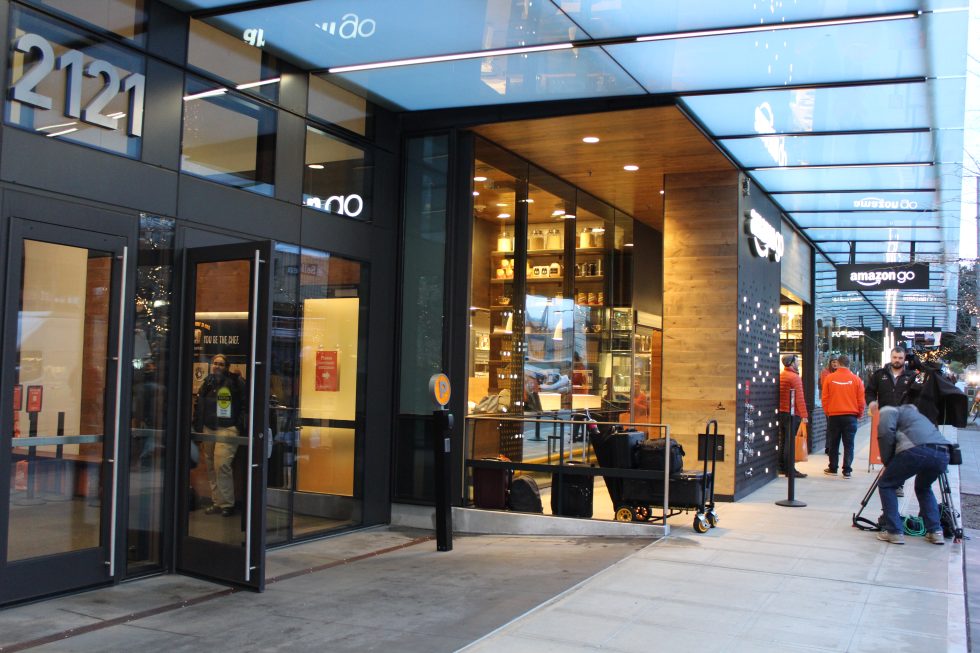 Amazon Go debuts, and its prying cameras foil our shoplifting attempts ...