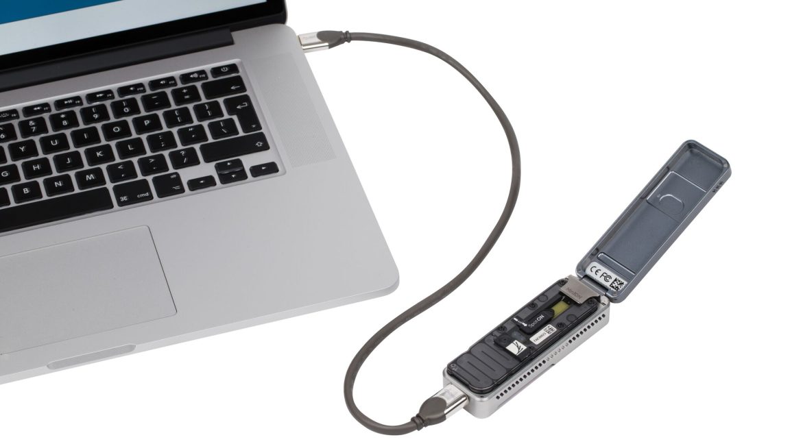 Pocket-sized DNA reader used to scan entire human genome sequence - Ars ...