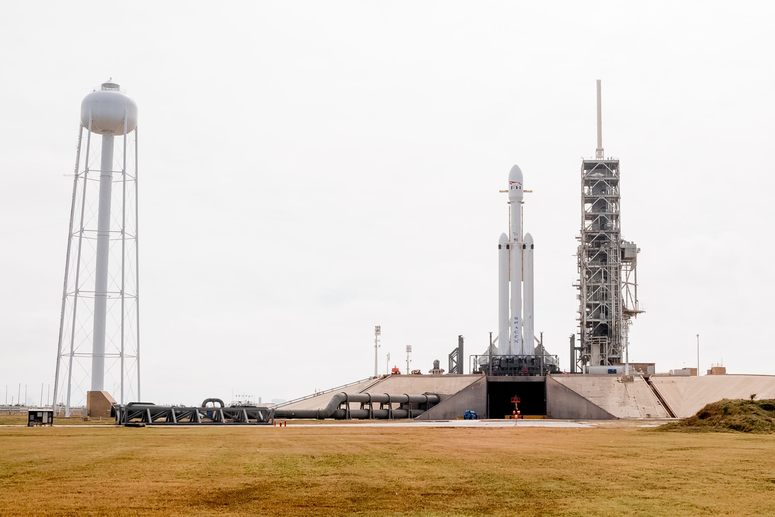 Elon Musk says the Falcon Heavy has a 50-50 chance of success - Ars ...