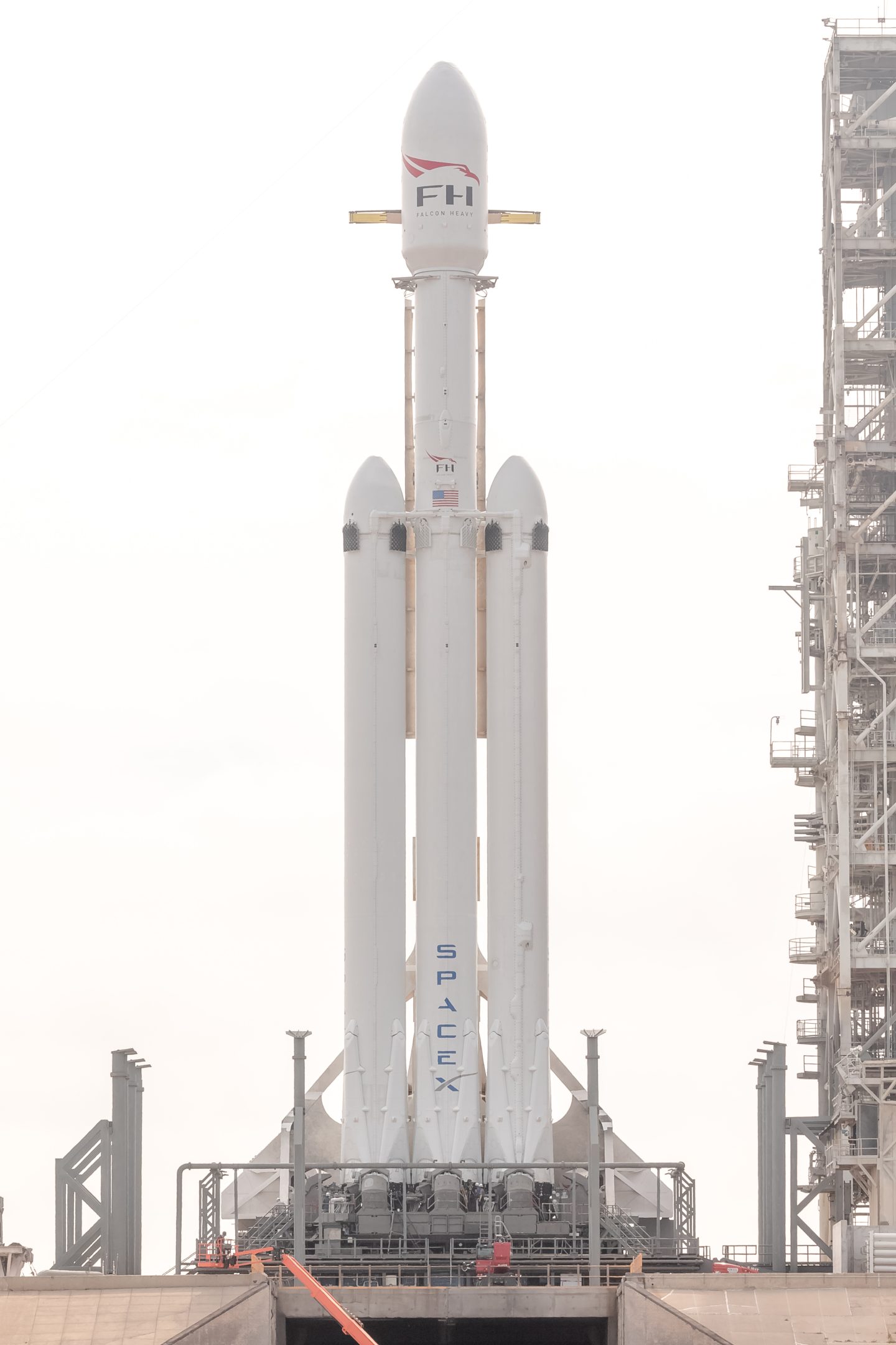 Elon Musk says the Falcon Heavy has a 50-50 chance of success - Ars ...