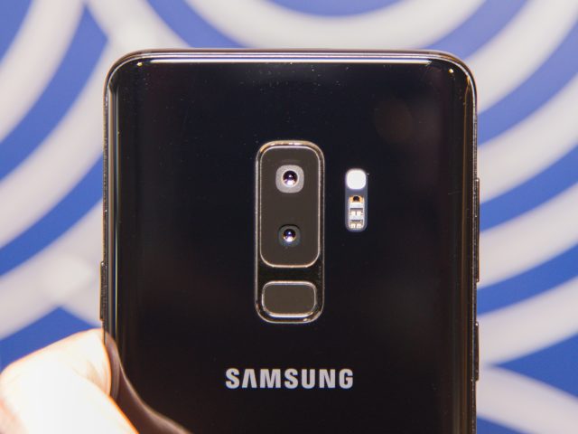 Galaxy S9 hands-on—Samsung fixes the biggest flaw of the Galaxy S8 ...