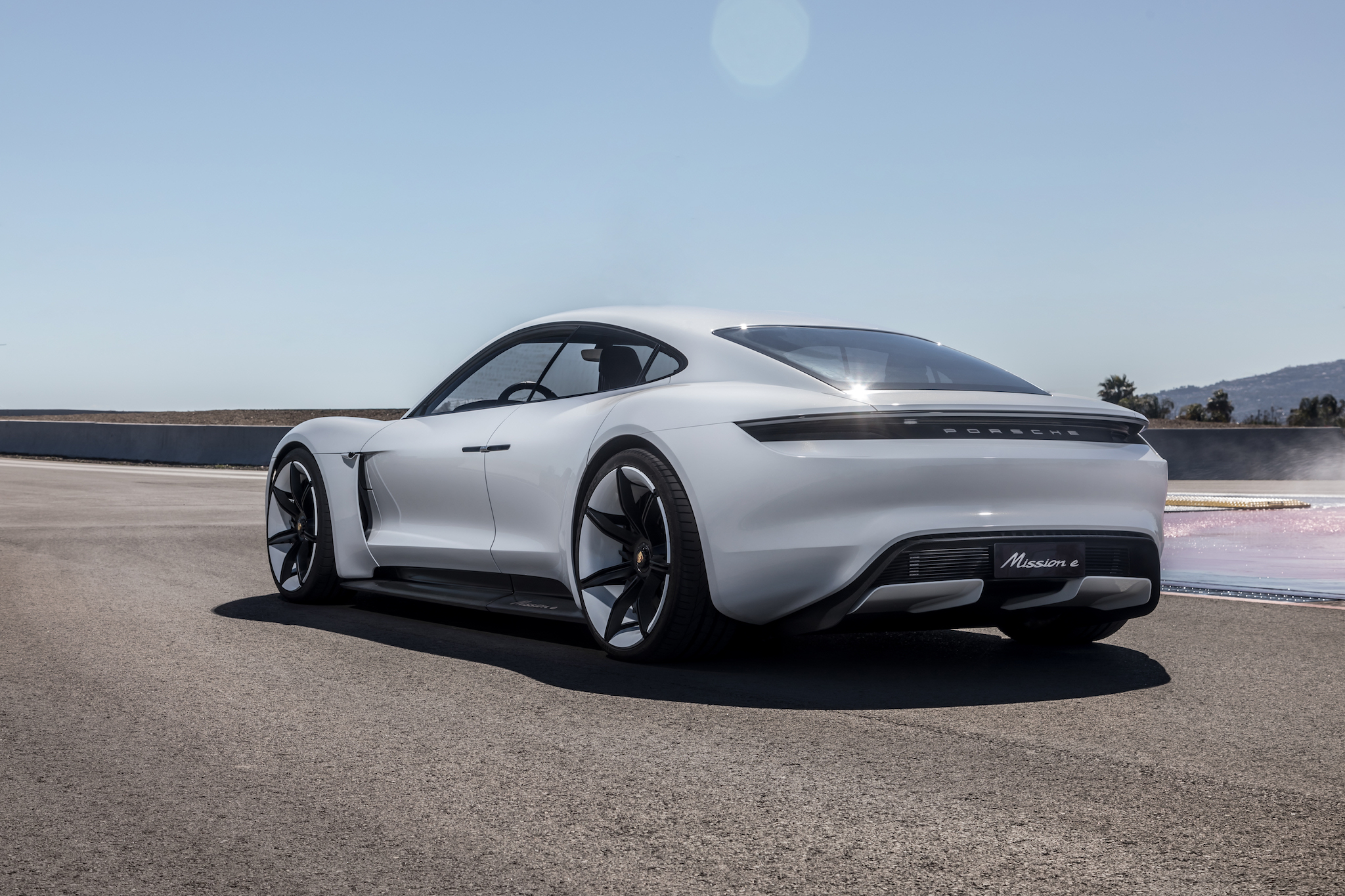 Details emerge about Porsche’s new electric car, charging network - Ars ...