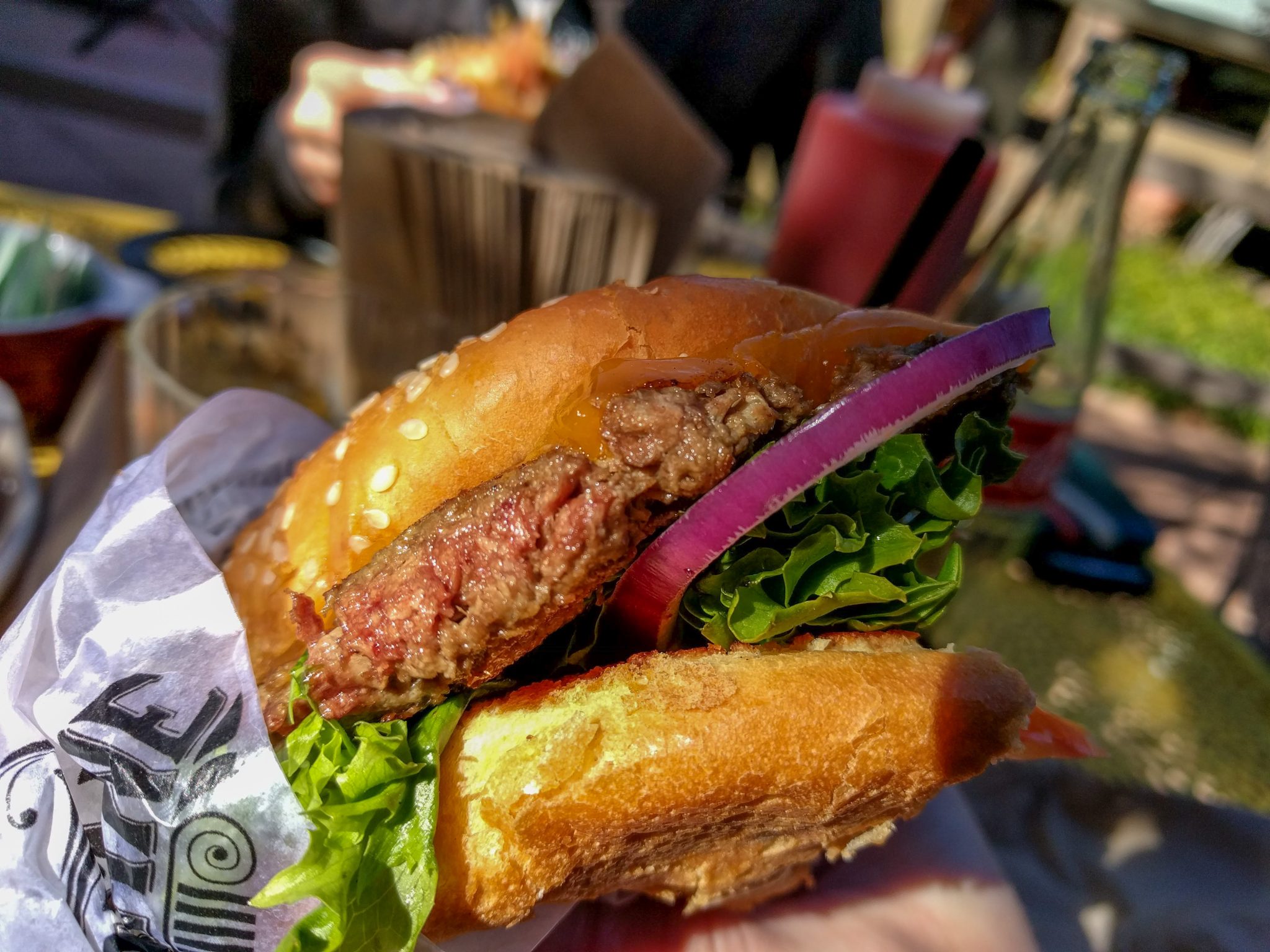 The meatless Impossible Burger bleeds and sears, but wasn’t a crowd ...
