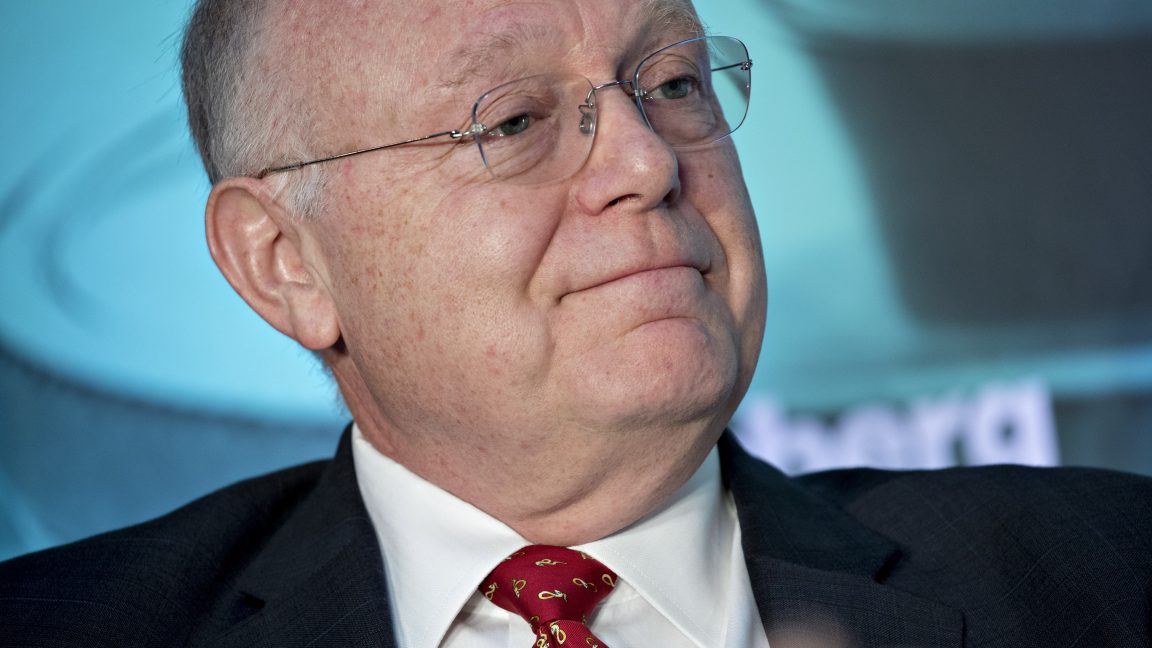 Pfizer CEO gets 61% pay raise—to $27.9 million—as drug prices continue ...