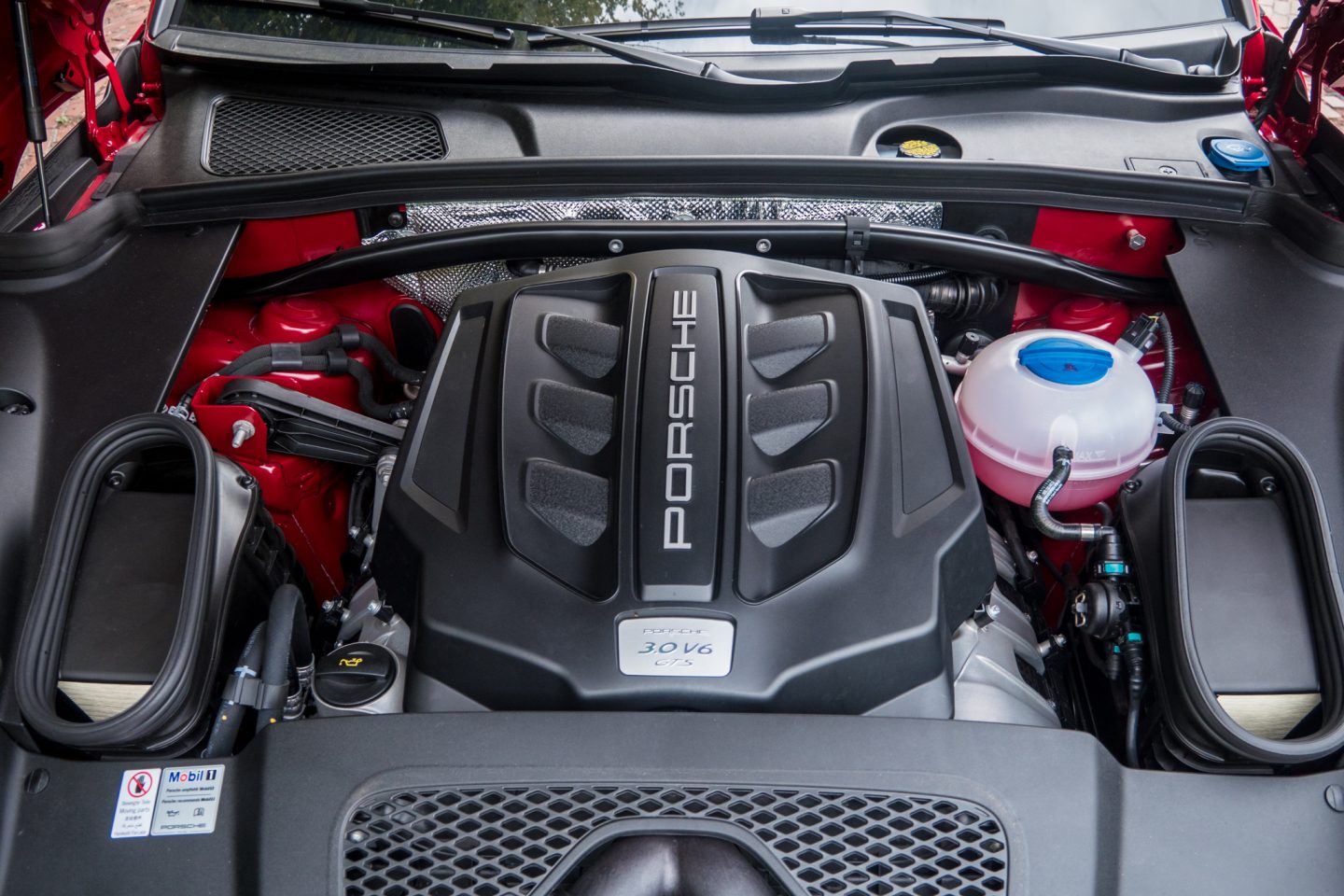 Like a hot hatch on steroids: The Porsche Macan GTS reviewed - Ars Technica