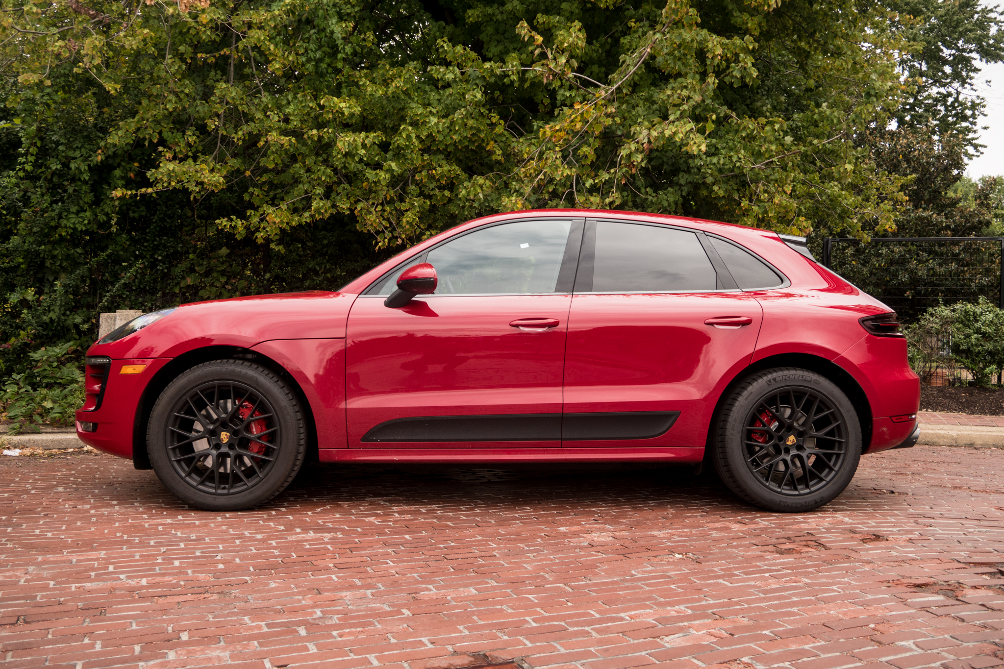 Like a hot hatch on steroids: The Porsche Macan GTS reviewed - Ars Technica