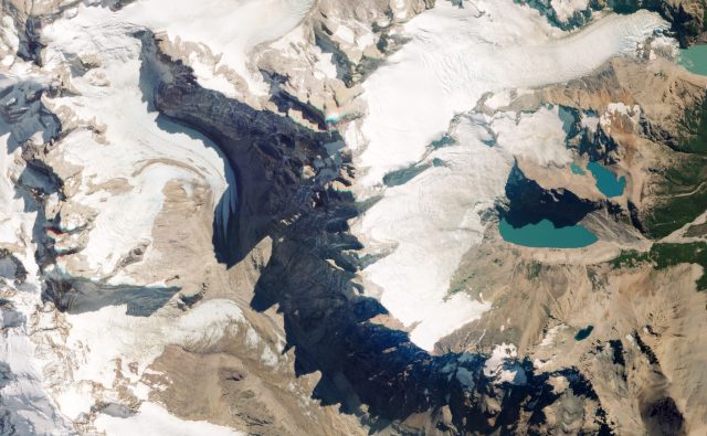 Satellite images from highly oblique angles are pretty mindblowing ...