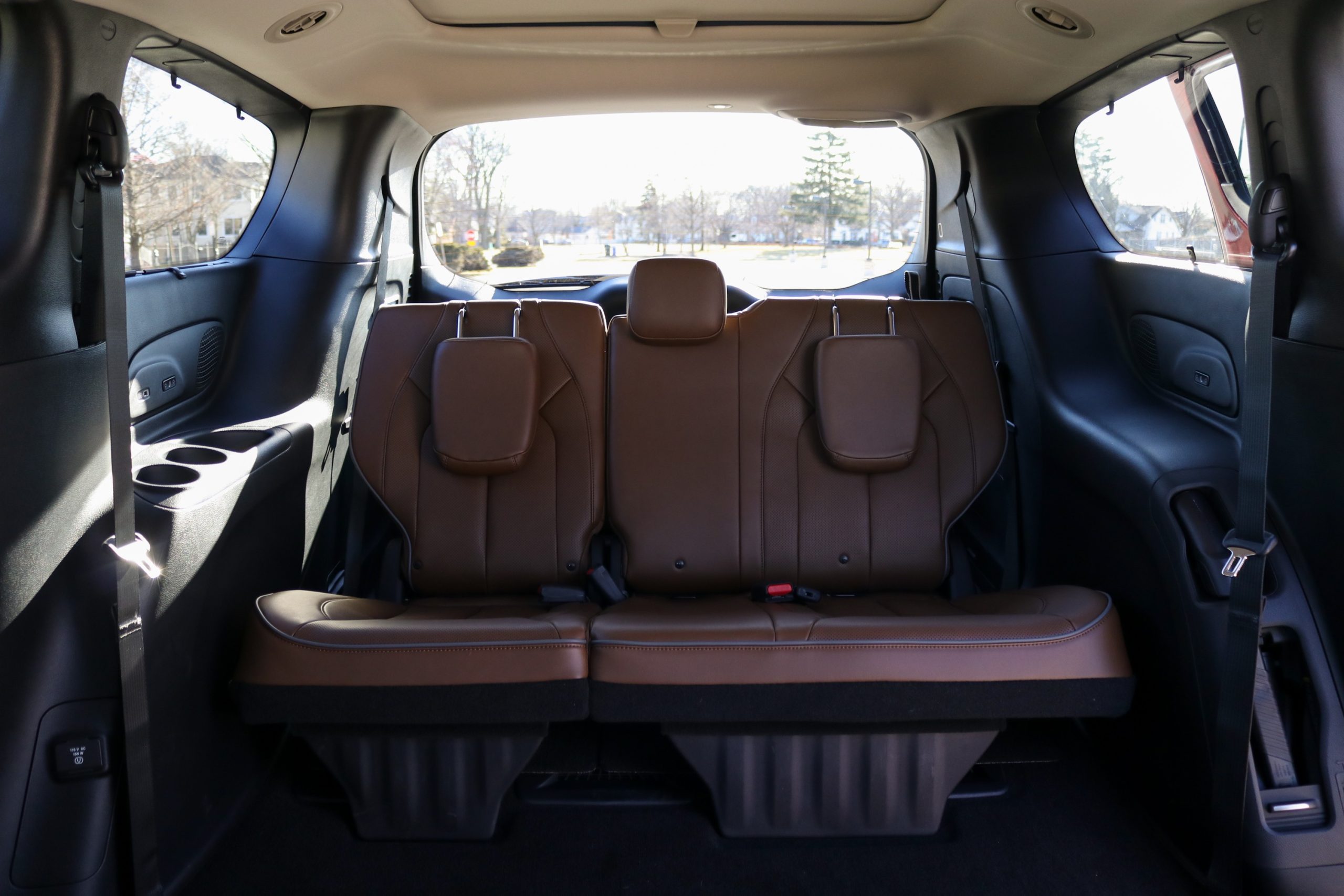 Review: Step aside, minivan haters—the Chrysler Pacifica is awesome ...