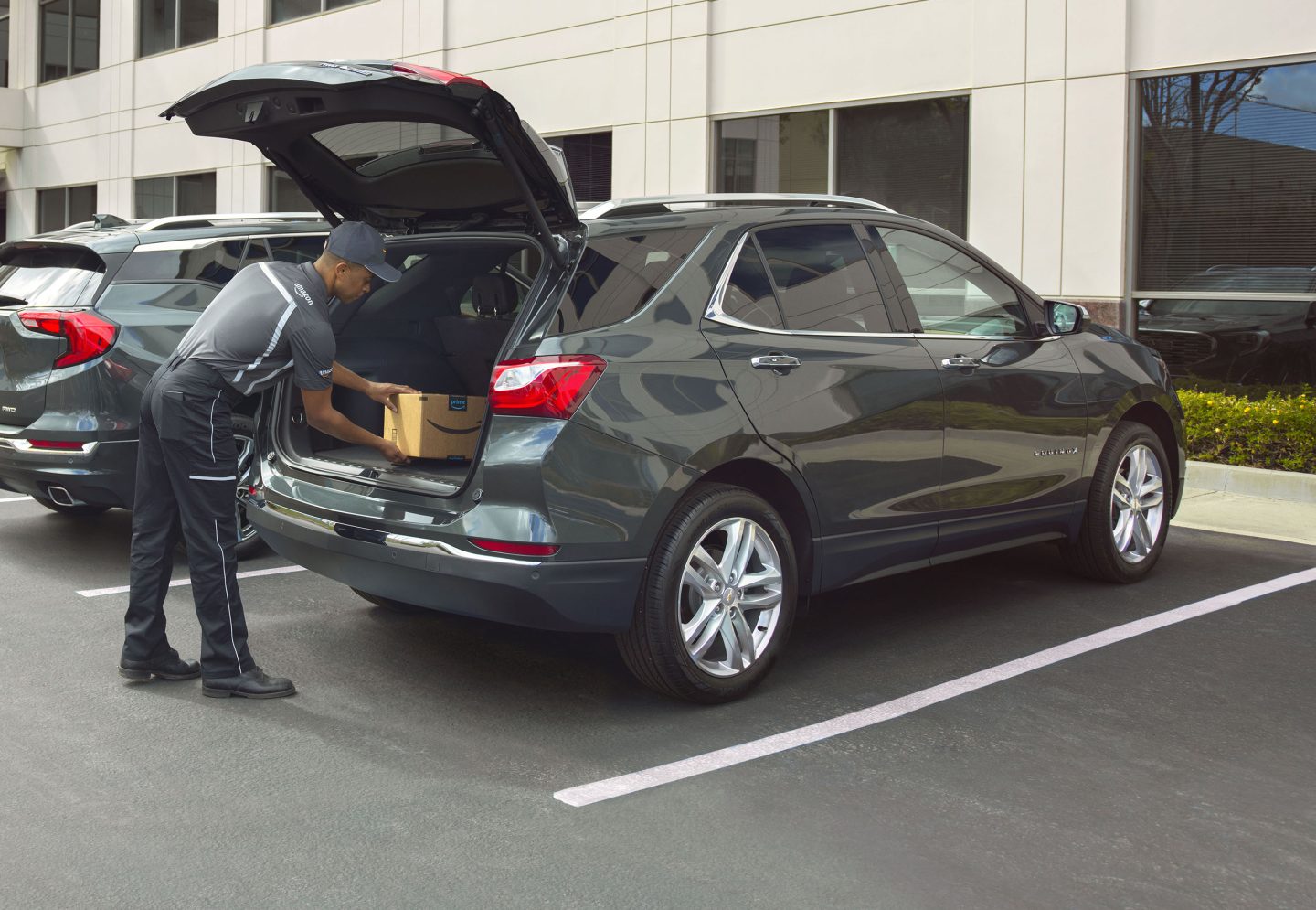 Amazon Key expands to deliver packages inside your car - Ars Technica