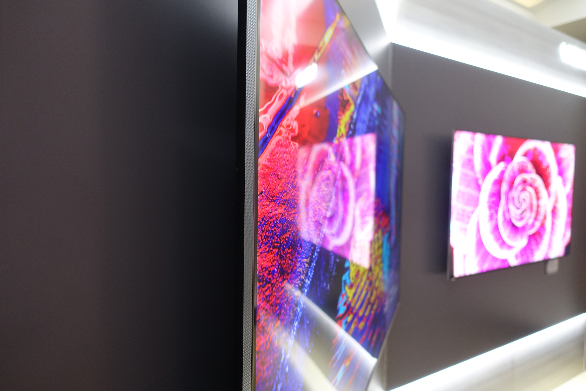 Eyes-on: Vizio takes on LG’s OLEDs with a super-bright quantum dot TV ...