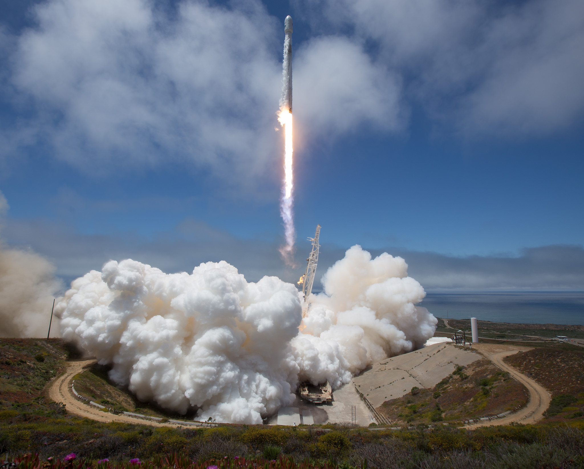 In absence of fog, the images from a SpaceX launch Tuesday are stunning ...