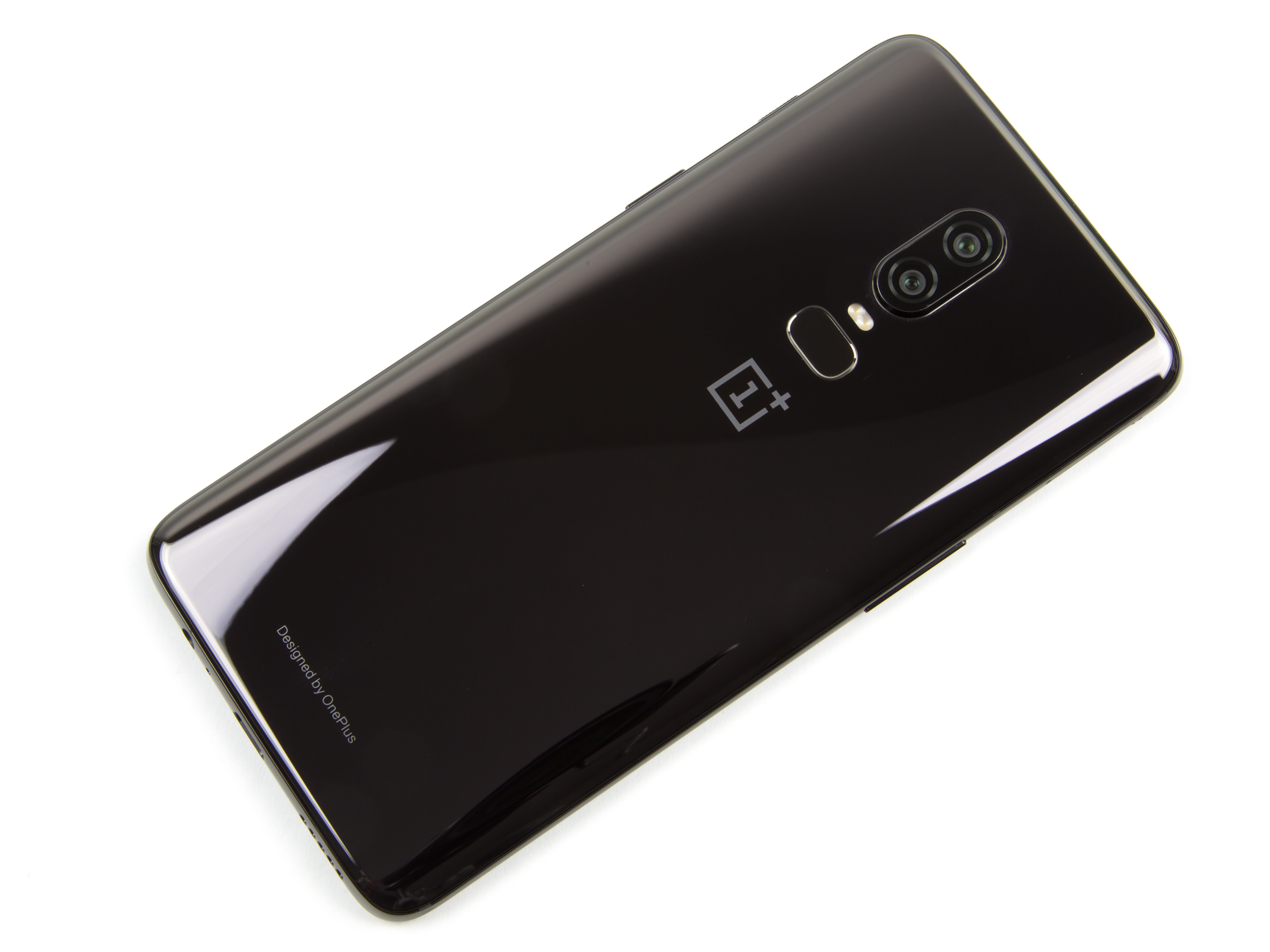 Hands-on with the OnePlus 6: An all-glass, notched smartphone for $529 ...