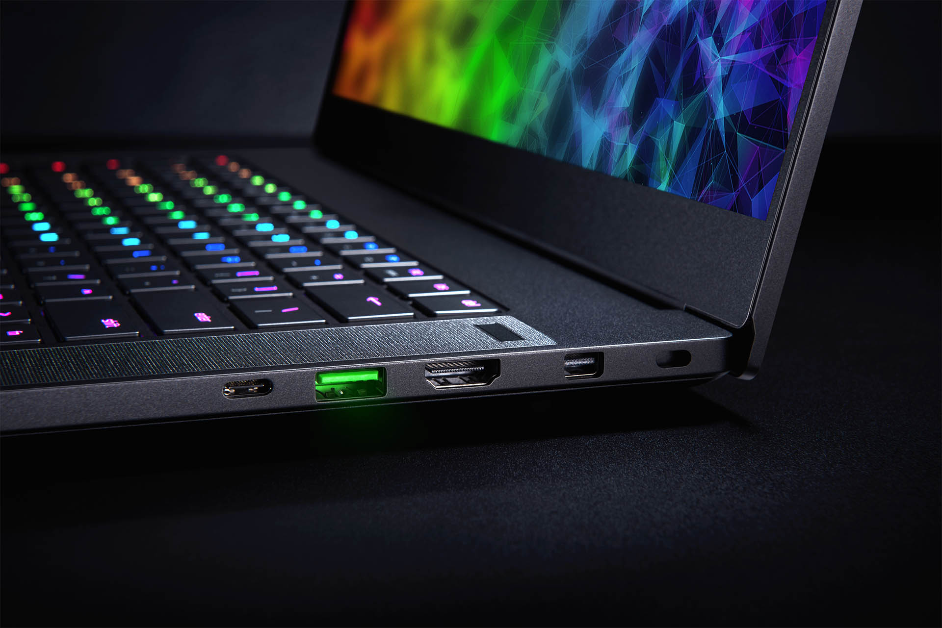 Razer slims down Blade, debuts macOS-compatible eGPU enclosure - Ars ...