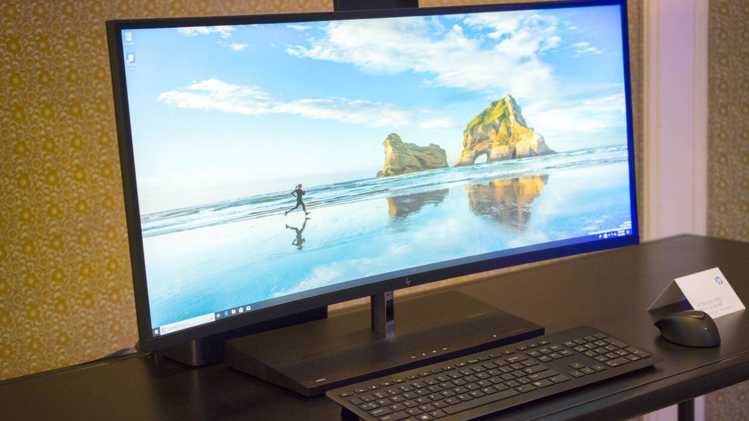 New HP all-in-one houses Alexa, provides power with wireless charging ...