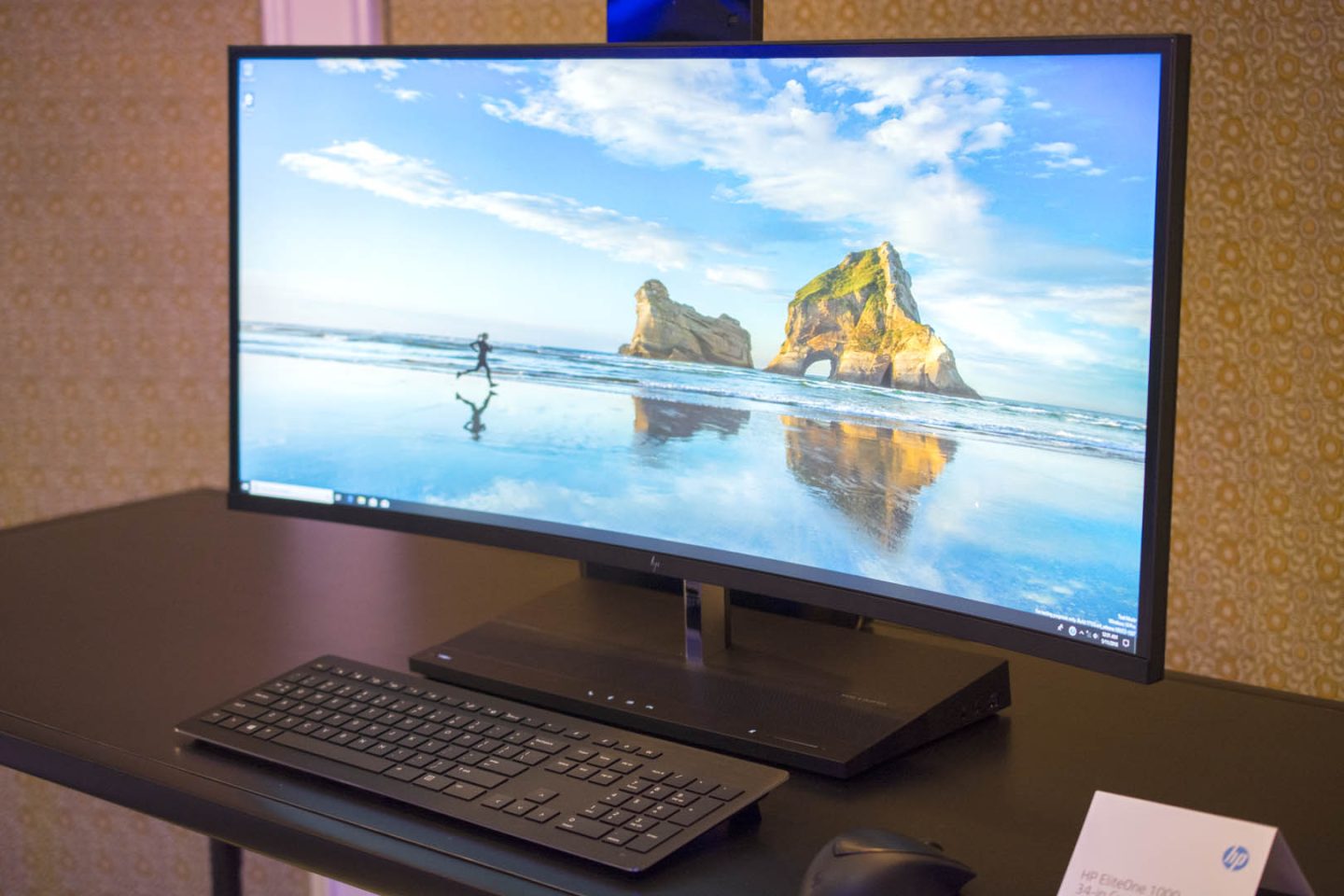 New HP all-in-one houses Alexa, provides power with wireless charging ...