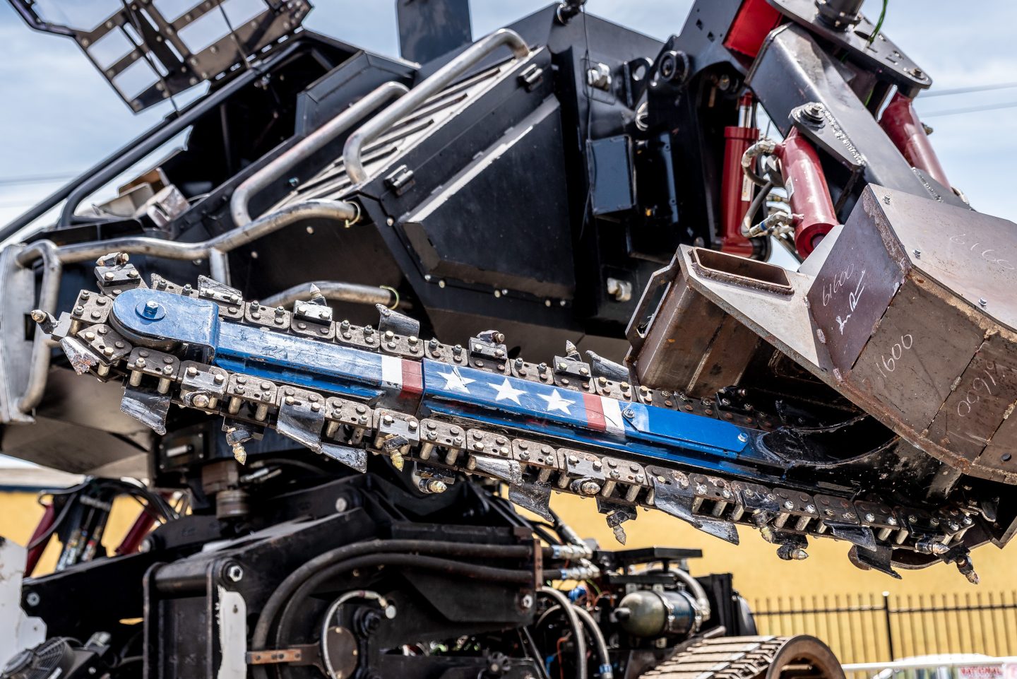MegaBots’ Eagle Prime was born to smash anything in its path - Ars Technica