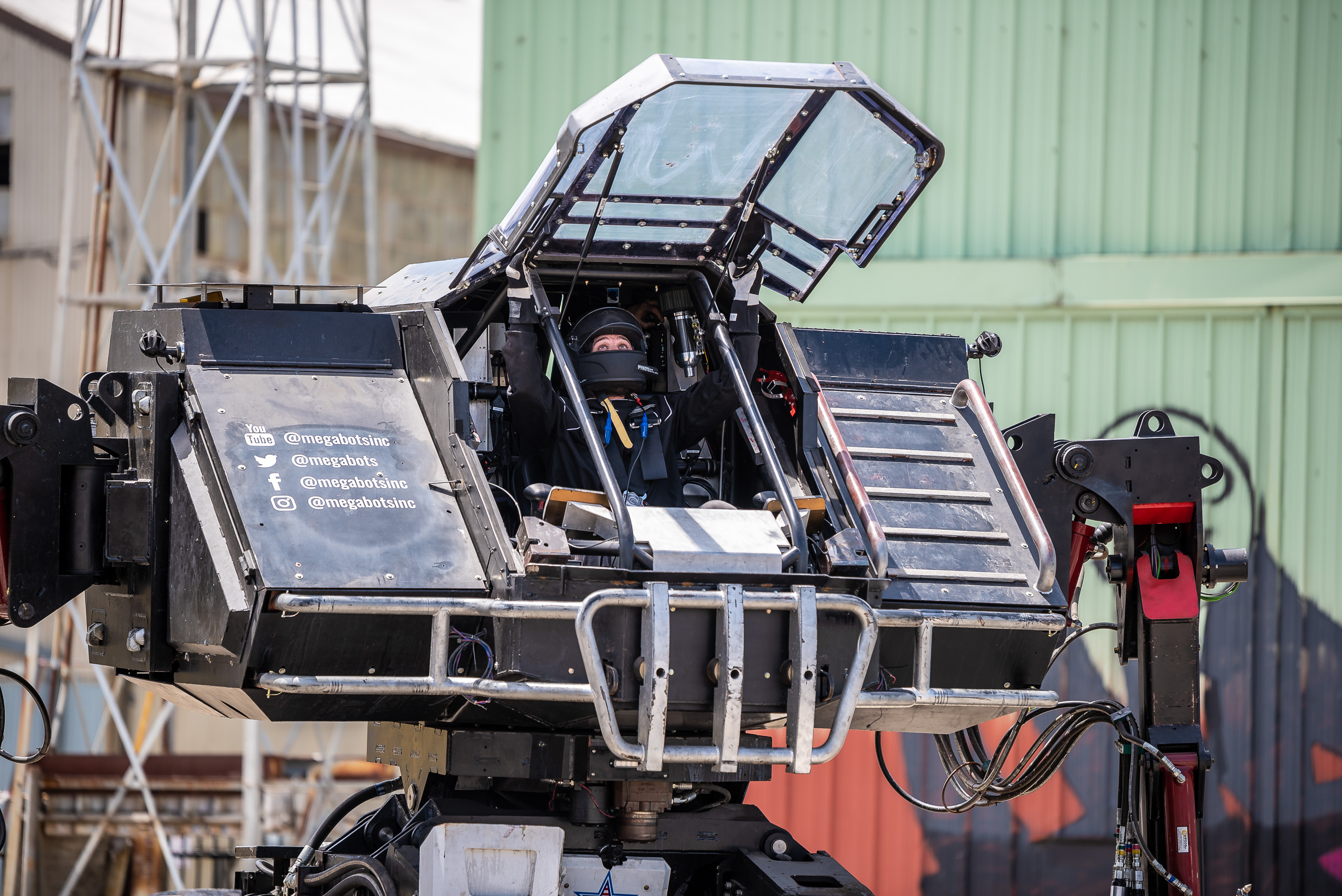 MegaBots’ Eagle Prime was born to smash anything in its path - Ars Technica