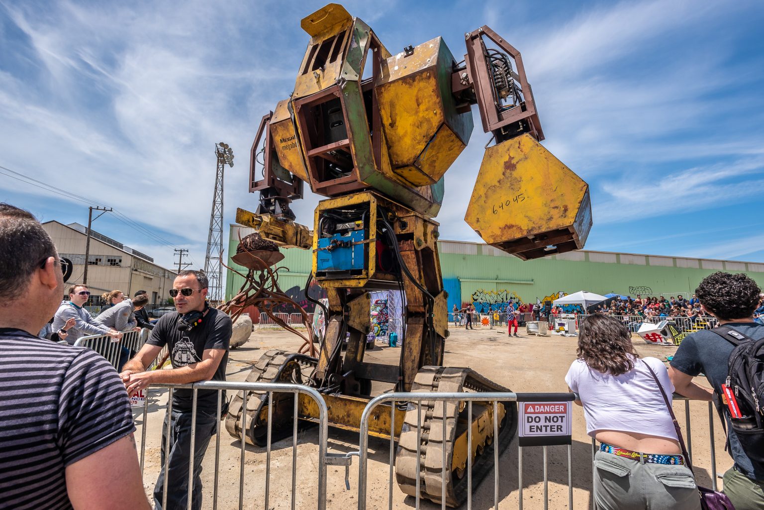 MegaBots’ Eagle Prime was born to smash anything in its path - Ars Technica