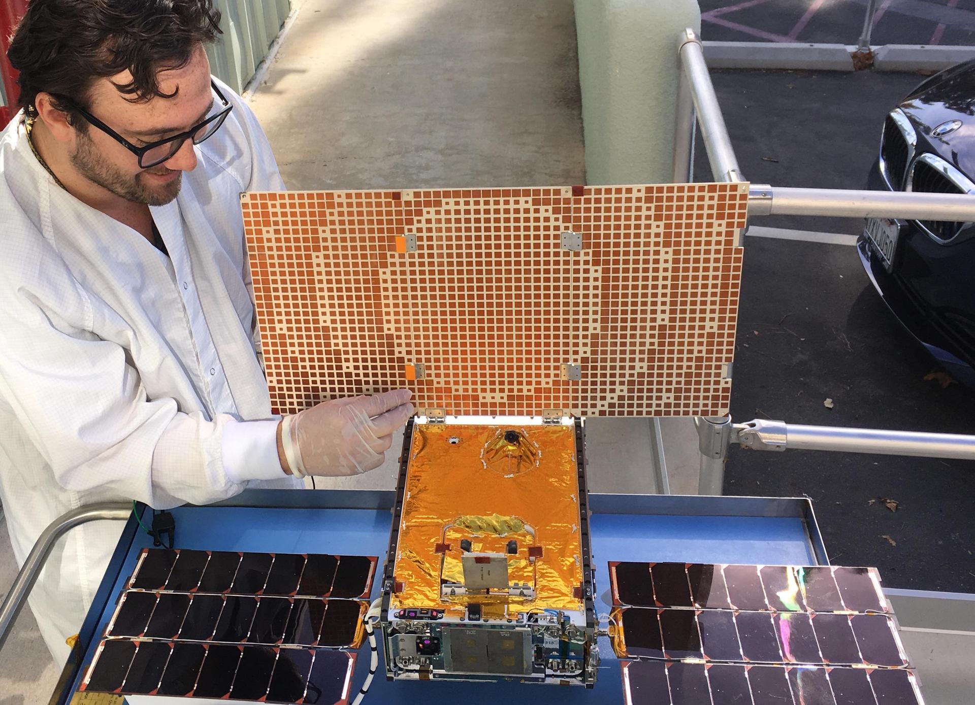 For the first time, two CubeSats have gone interplanetary - Ars Technica