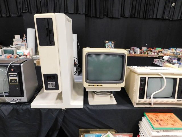One man is auctioning off 40 years of gaming history today - Ars Technica