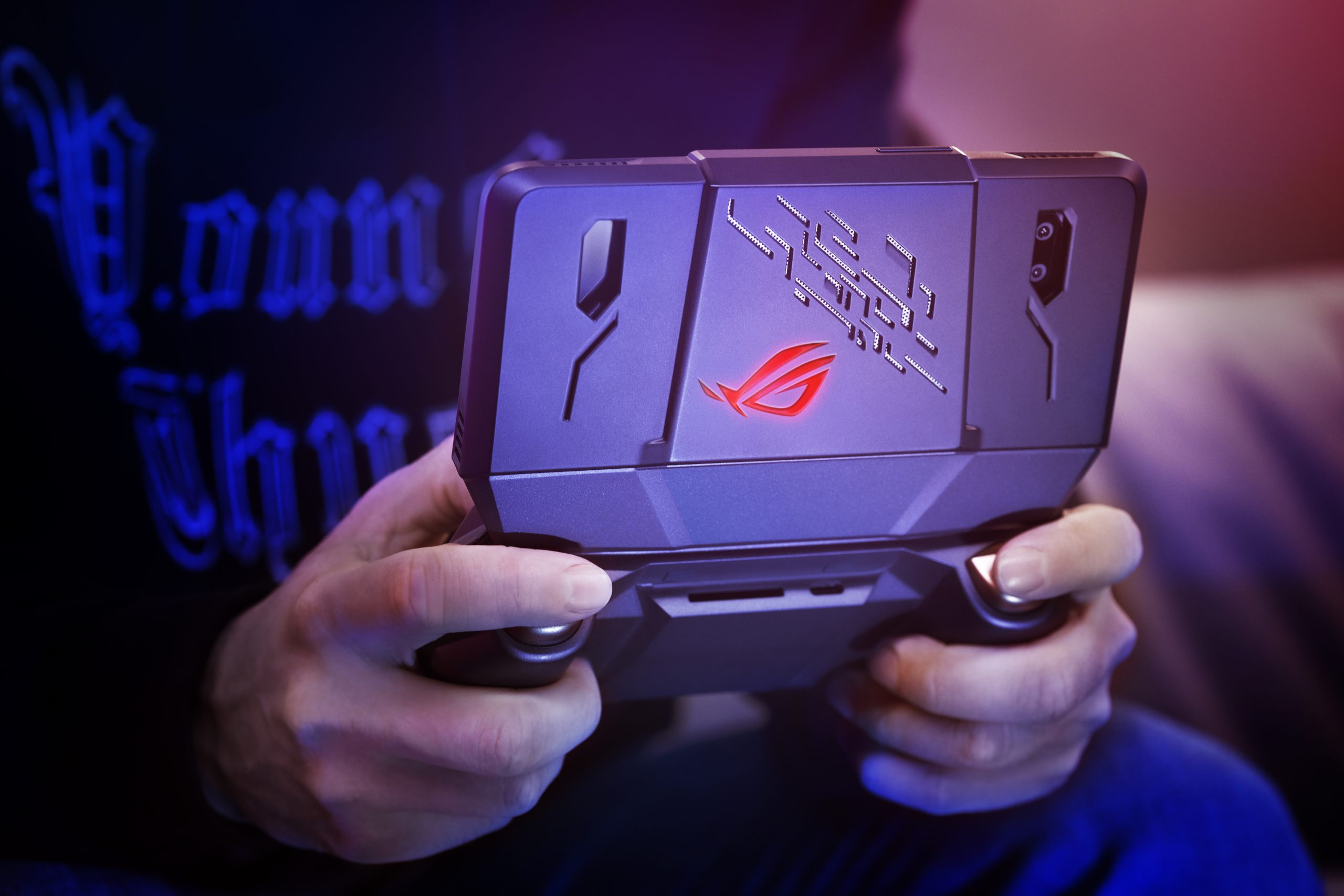 Asus’ insane gaming phone has 3 USB ports, clip-on cooling fan - Ars ...
