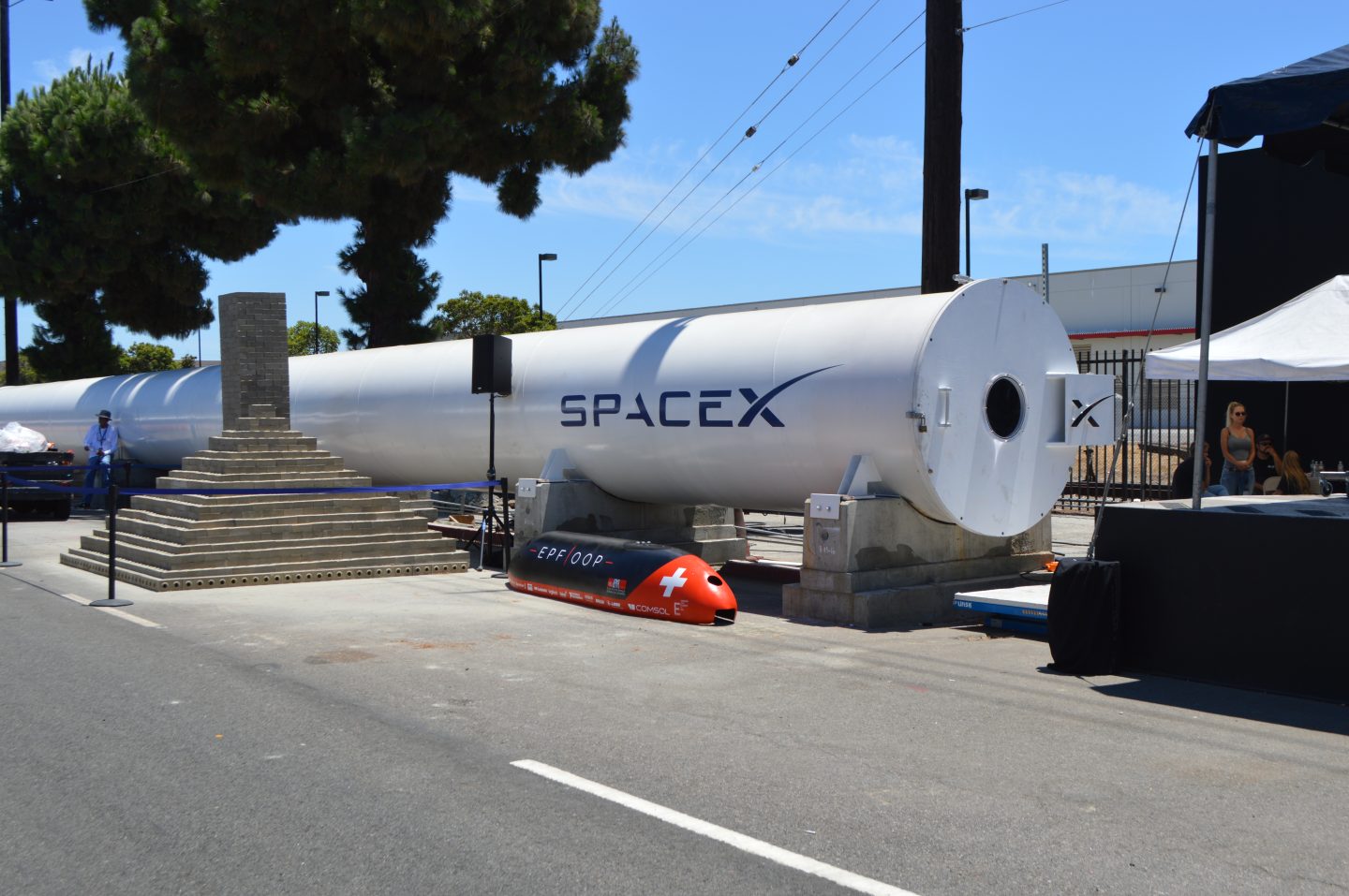 Student engineers build hyperloop test pods with commercial-class top ...
