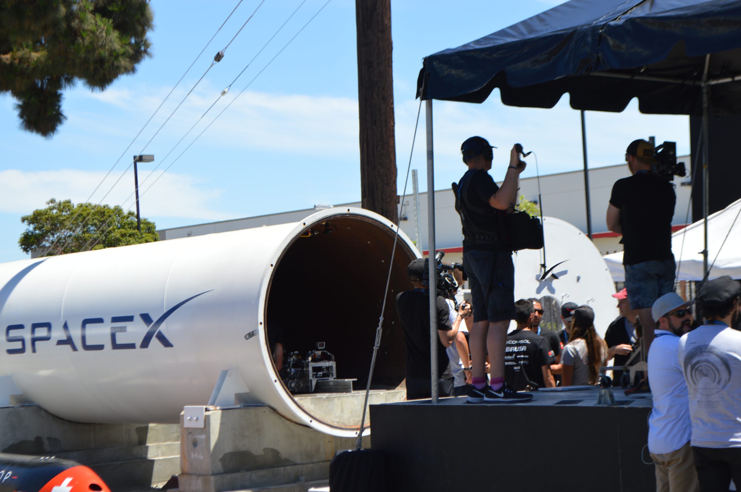 Student engineers build hyperloop test pods with commercial-class top ...