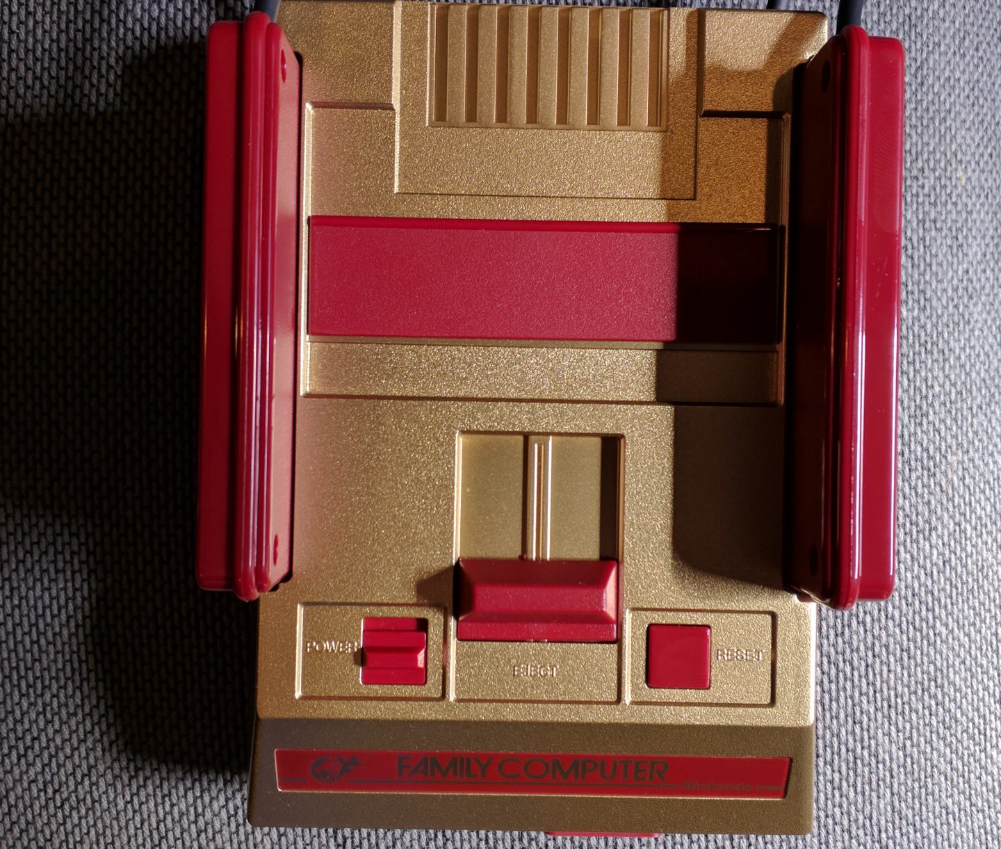 Hands-on with Nintendo’s weirdest, and maybe rarest, classic console ...