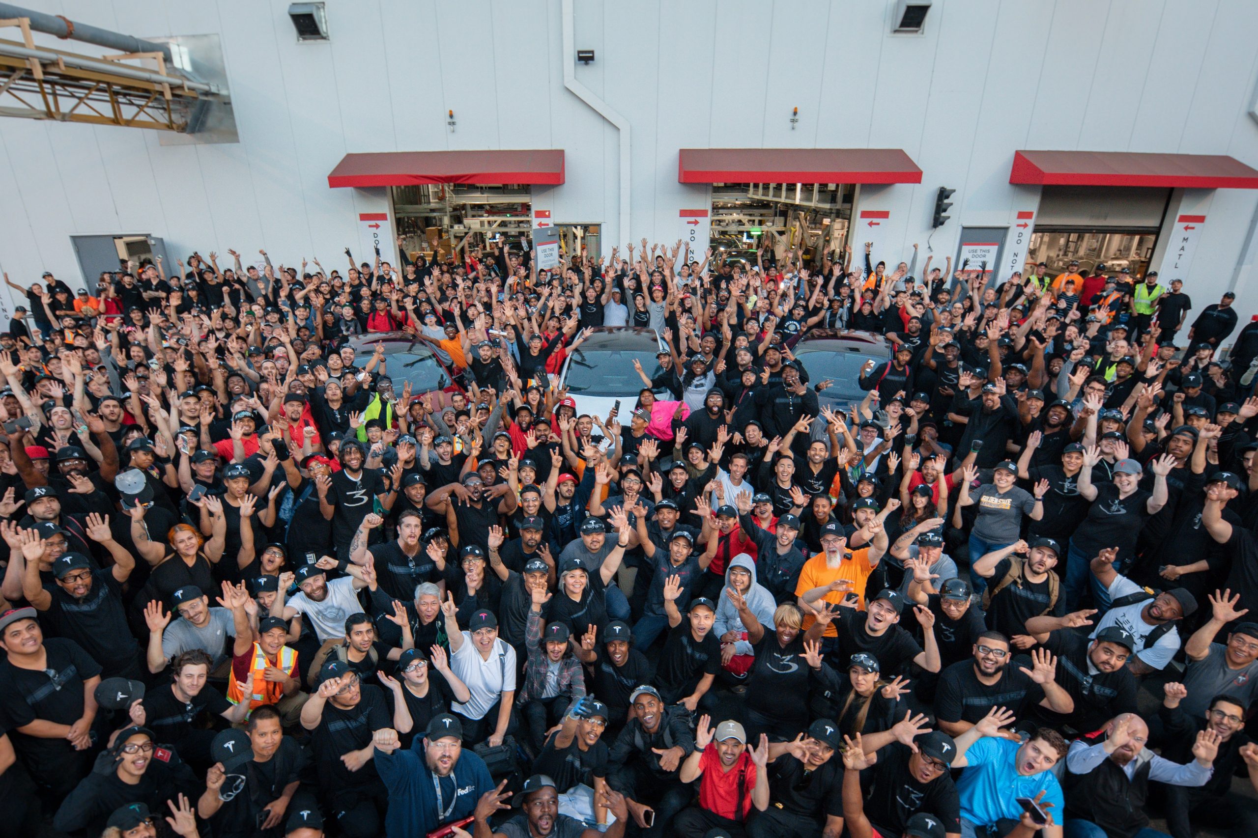 Tesla nearly triples Model 3 production from the previous quarter - Ars ...