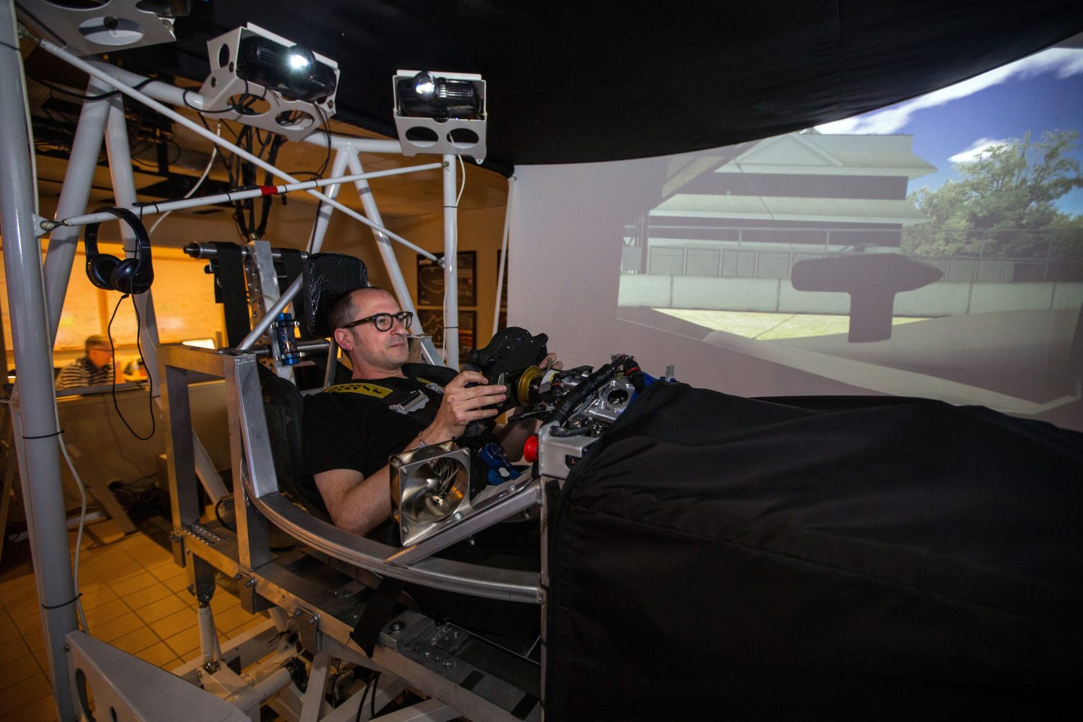 This isn’t a game: We try out a professional driver-in-the-loop ...