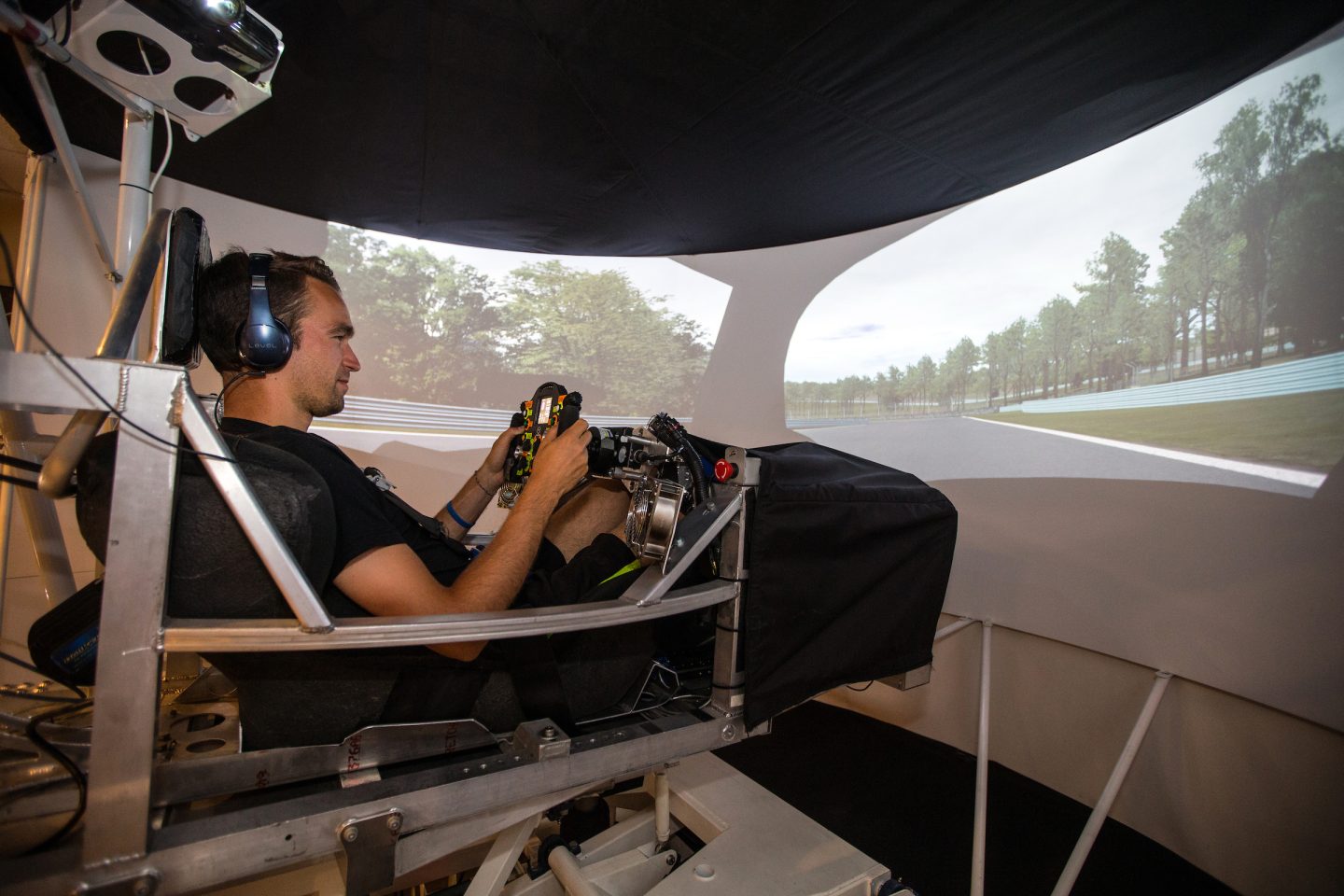 This isn’t a game: We try out a professional driver-in-the-loop ...