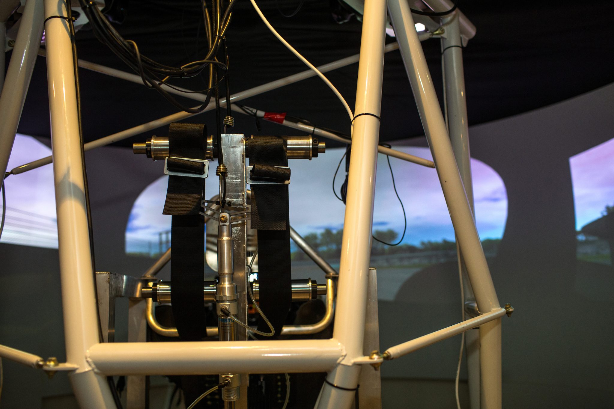 This isn’t a game: We try out a professional driver-in-the-loop ...