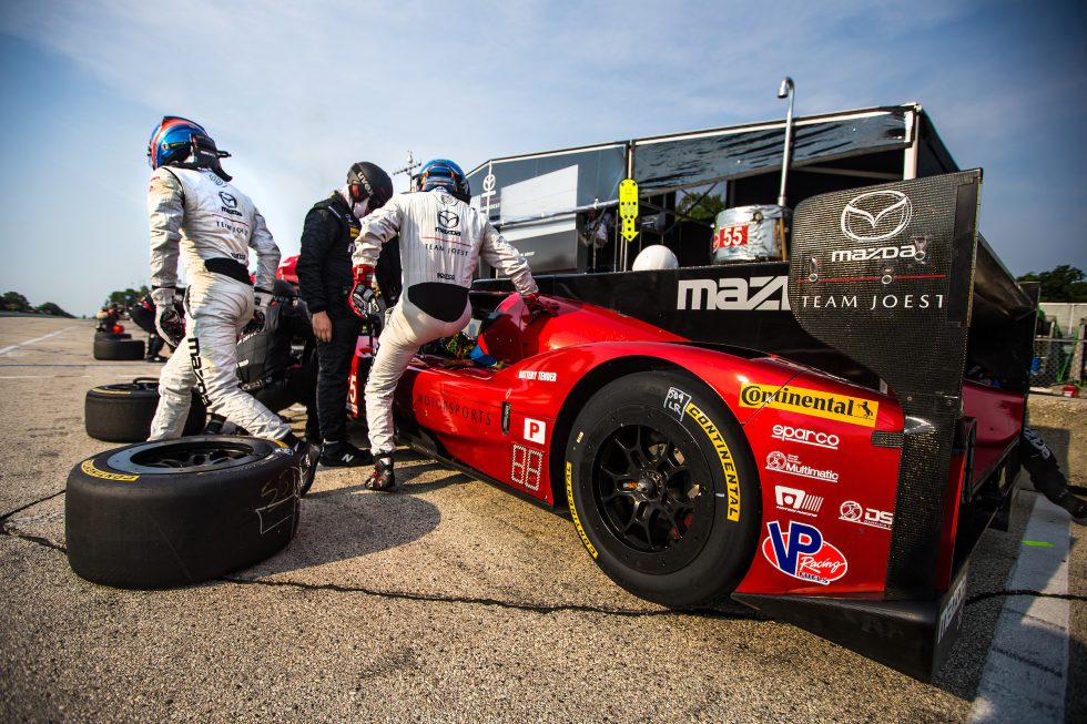 This isn’t a game: We try out a professional driver-in-the-loop ...