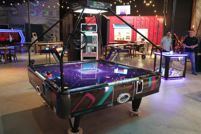 Inside Two Bit Circus, LA’s new VR and arcade amusement park - Ars Technica
