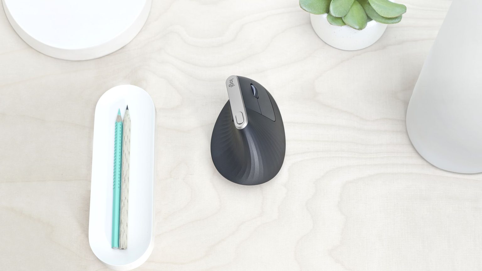 Logitech gets into the vertical mouse game with the MX Vertical - Ars ...