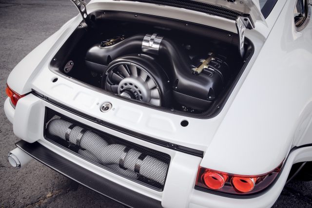 Working on this Singer 911 restoration “turns” Williams F1 engineers ...