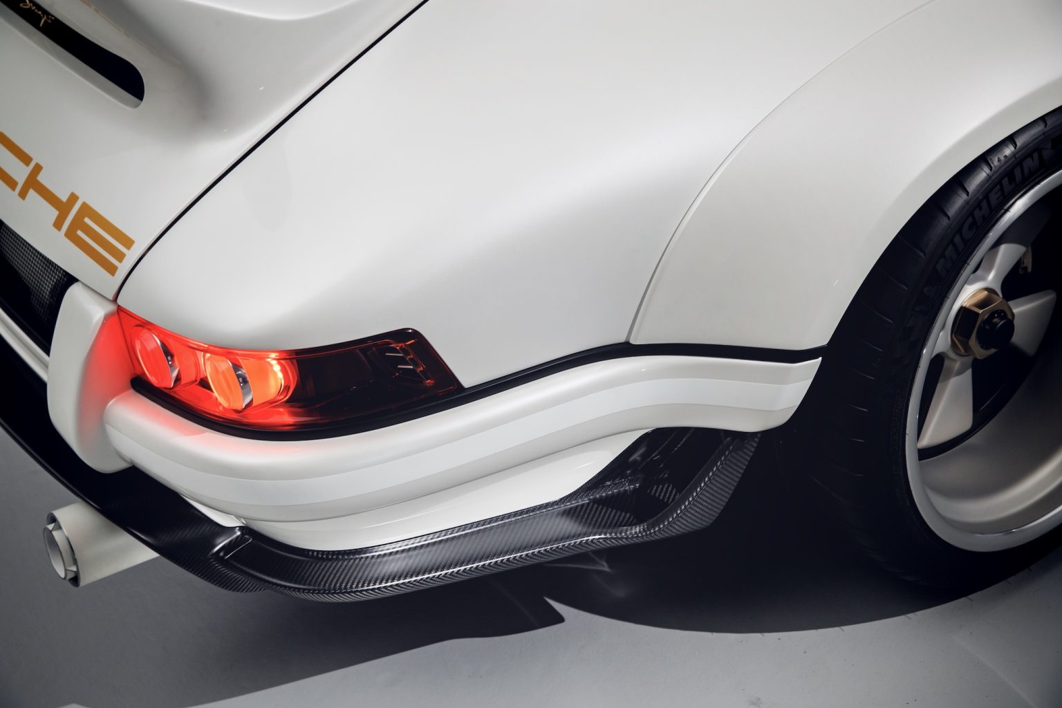 Working on this Singer 911 restoration “turns” Williams F1 engineers ...