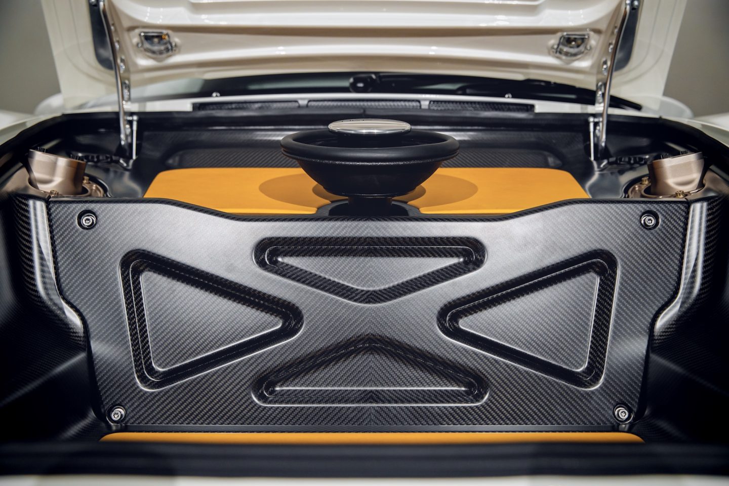 Working on this Singer 911 restoration “turns” Williams F1 engineers ...