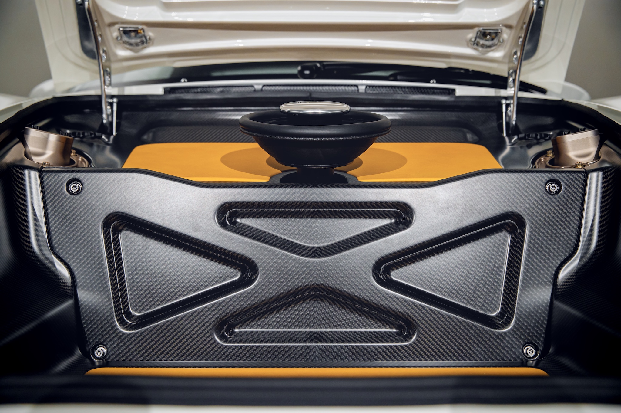 Working on this Singer 911 restoration “turns” Williams F1 engineers ...